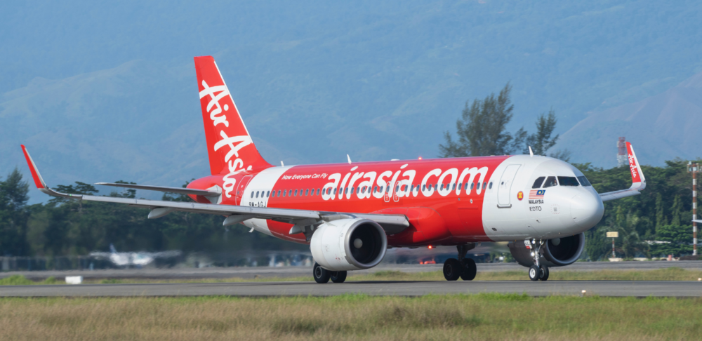 AirAsia Boss Tony Fernandes’ Topless Massage During Meeting is Not ...