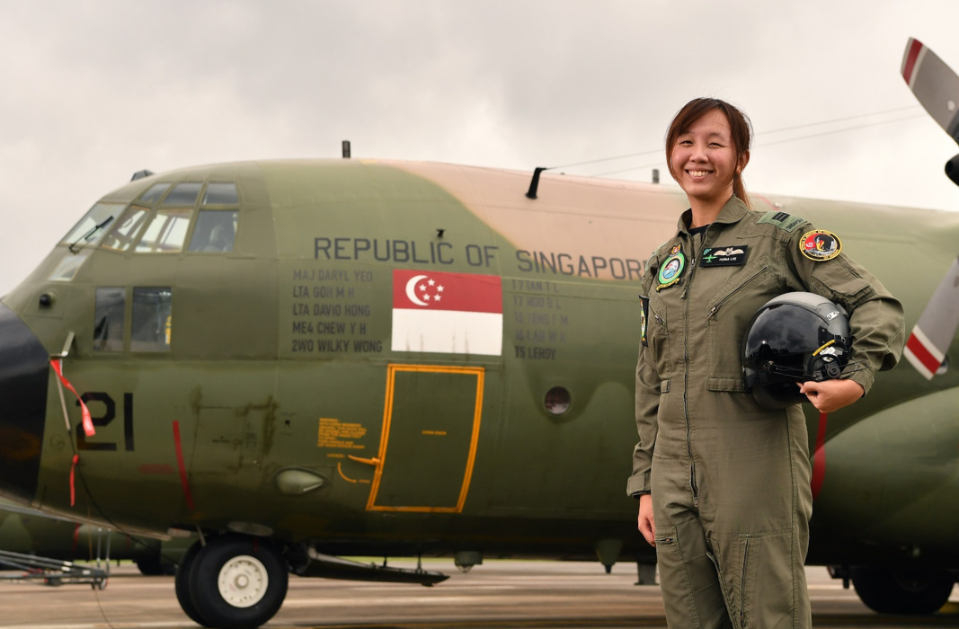 From an Investment Bank Analyst to Becoming a C-130 Pilot - NUS BizBeat